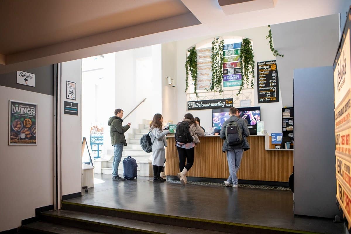 St Christopher's Inns Barcelona wins prestigious HOSCARs award - Beds ...